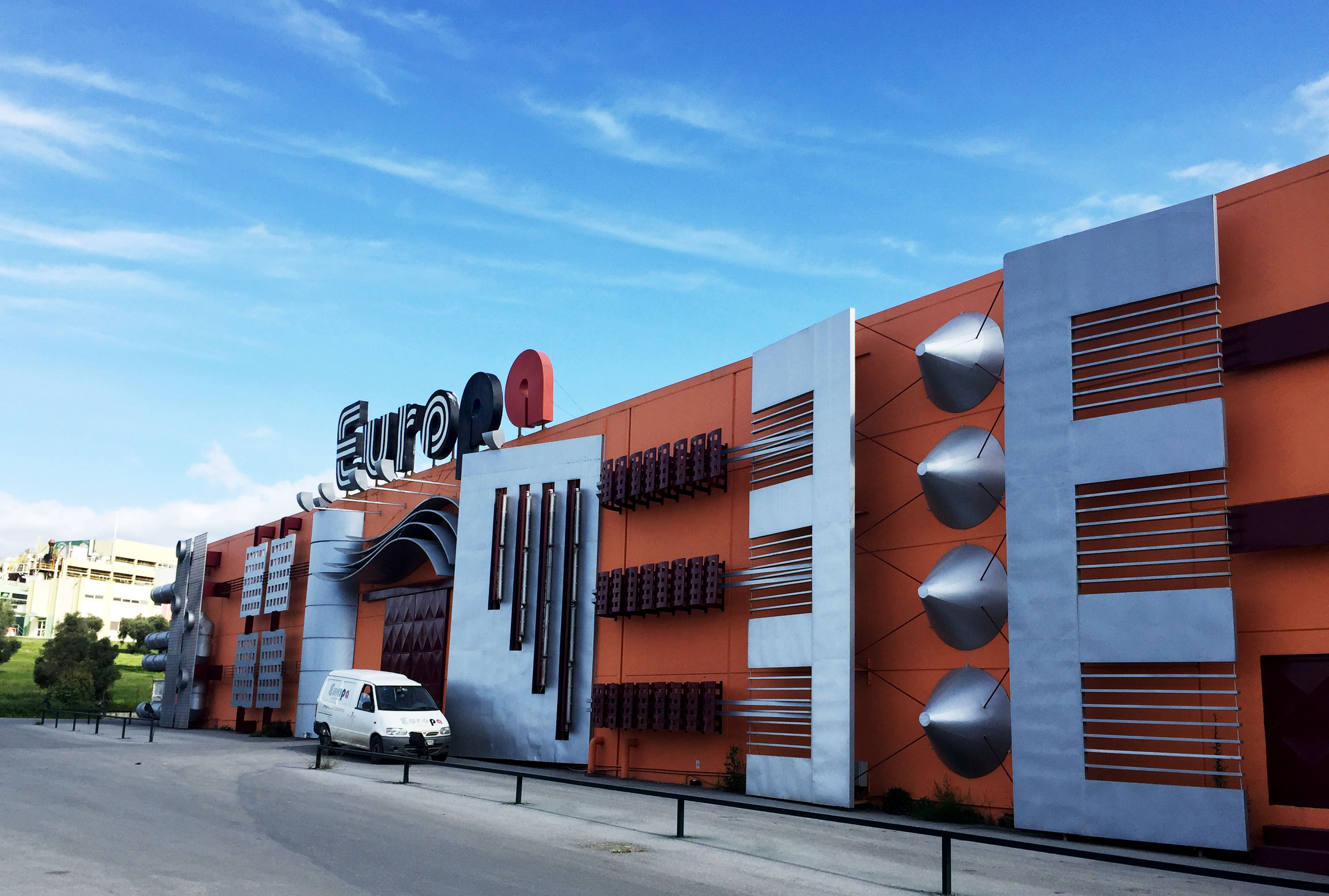 ΕΠΙΓΡΑΦΕΣ ΜΕ ΑΝΑΓΛΥΦΑ 3D ΓΡΑΜΜΑΤΑ